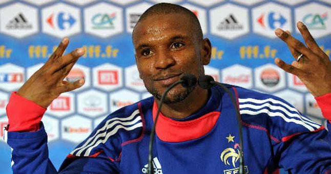 Abidal vuelve con Francia y siembra la polémica en Barcelona - Estadio ...