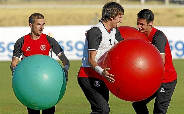 Javi Varas, su salida del Sevilla y la valía de Sergio Rico - Estadio ...