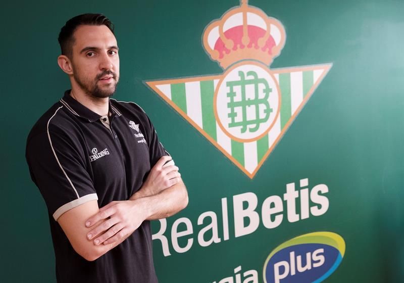 Gacesa llega "dispuesto a darlo todo" para salvar al Betis - Estadio ...