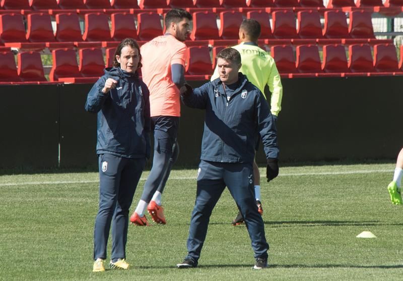 Pedro Morilla deja de ser entrenador del Granada - Estadio Deportivo