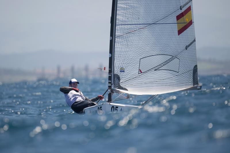 Álex Muscat pierde el liderato al ser descalificado en la primera manga ...