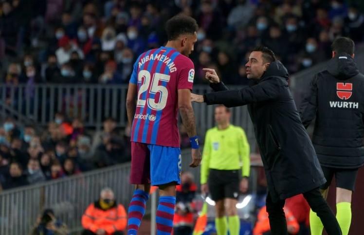 Xavi saca pecho por "un triunfo de seis puntos" ante el Sevilla que ...