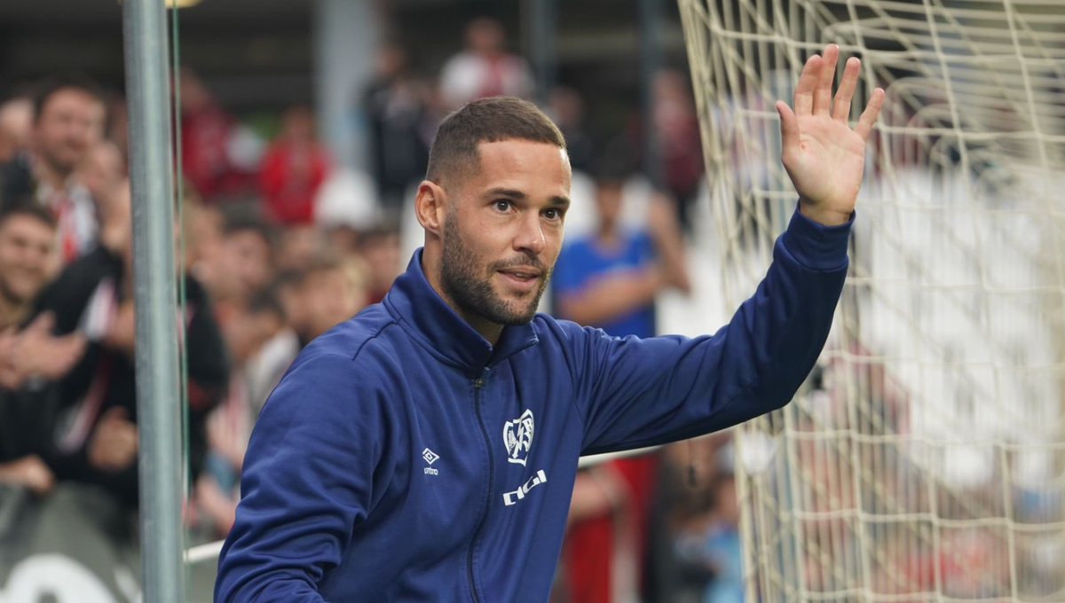 La emotiva despedida de Mario Suárez - Estadio Deportivo