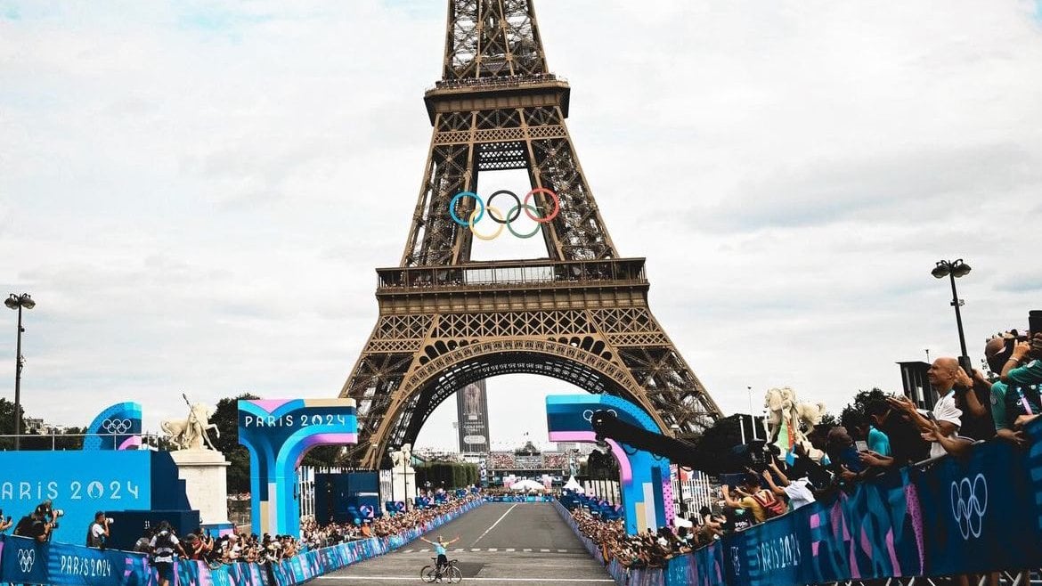 Remco Evenepoel conquista la Torre Eiffel - Estadio Deportivo