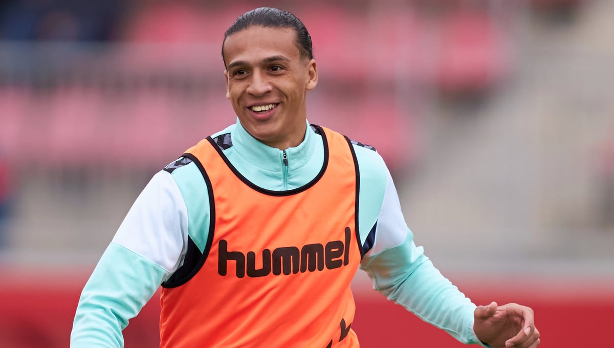 Yanis, presente - Estadio Deportivo