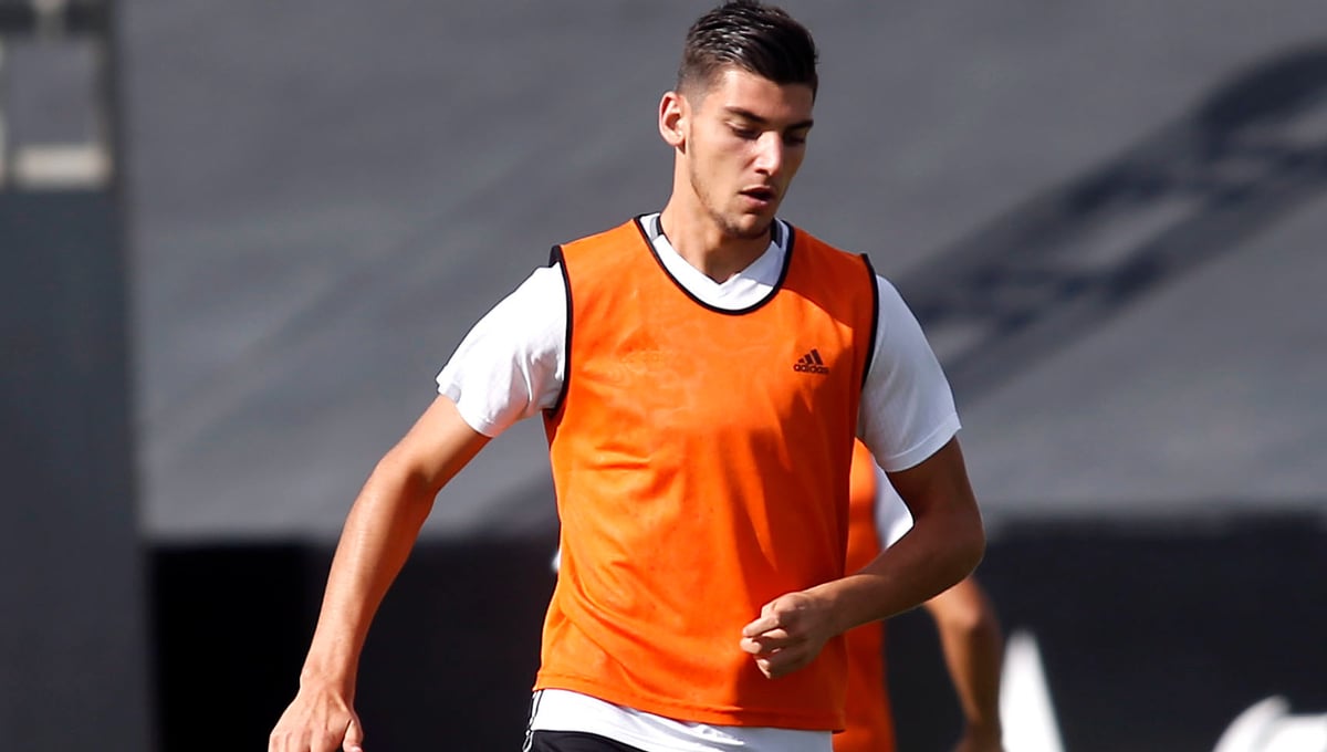 Rafa Mir presiona al Sevilla para que le deje salir al Valencia ...