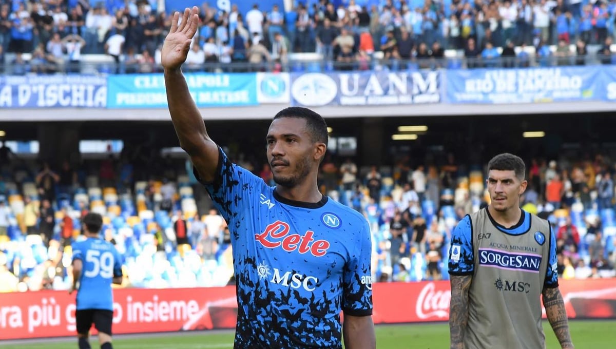 El Sevilla sigue buscando central zurdo - Estadio Deportivo