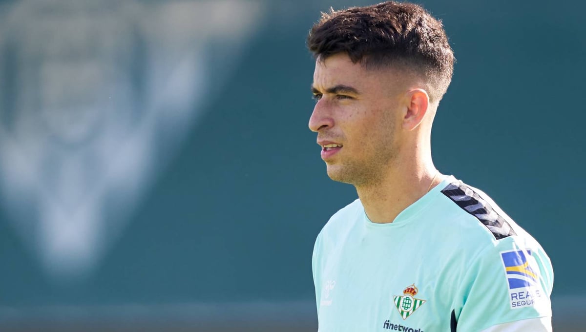 La primera colleja a Marc Roca y su 'Celestina' en el Betis - Estadio ...
