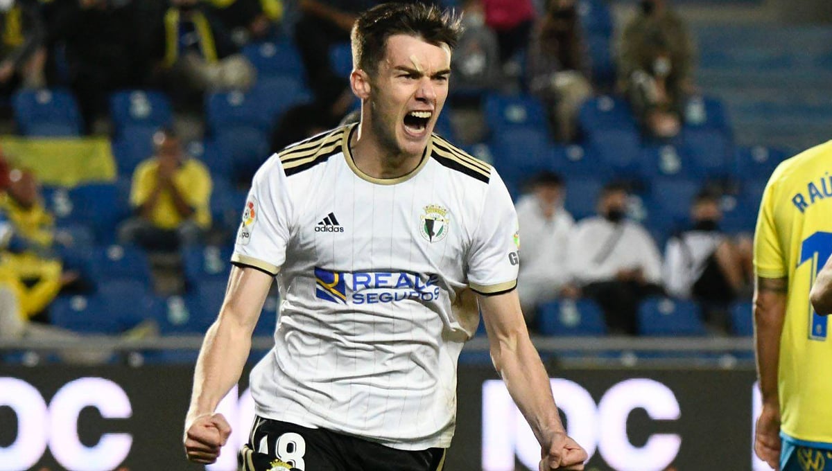 Se suma a la puja por Aitor Córdoba - Estadio Deportivo