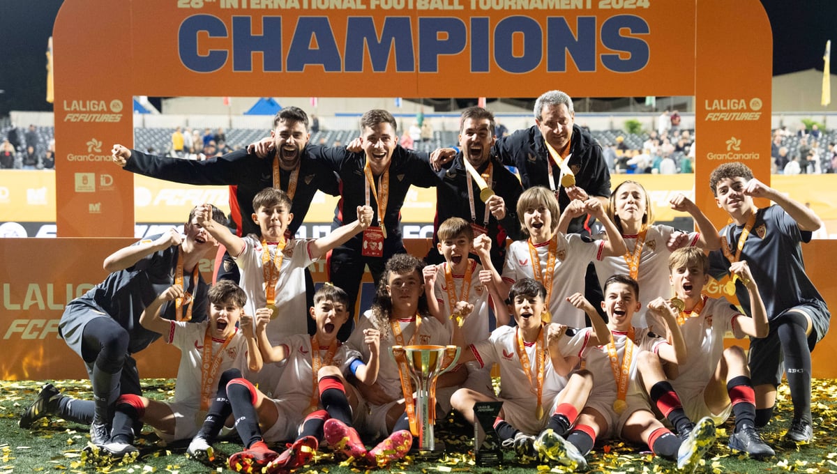 David Rosa desequilibra el derbi y da al Sevilla su primer título (3-0) - Estadio Deportivo