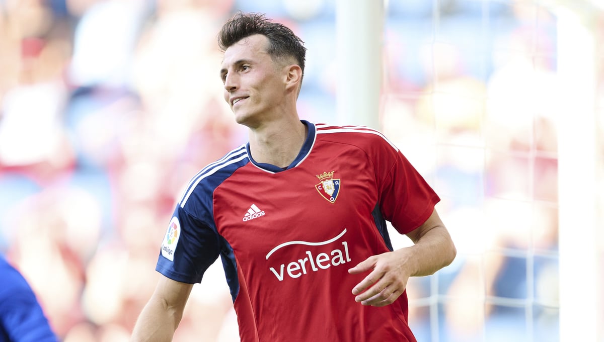 El gesto humanitario de Budimir con una veterana aficionada de Osasuna ...