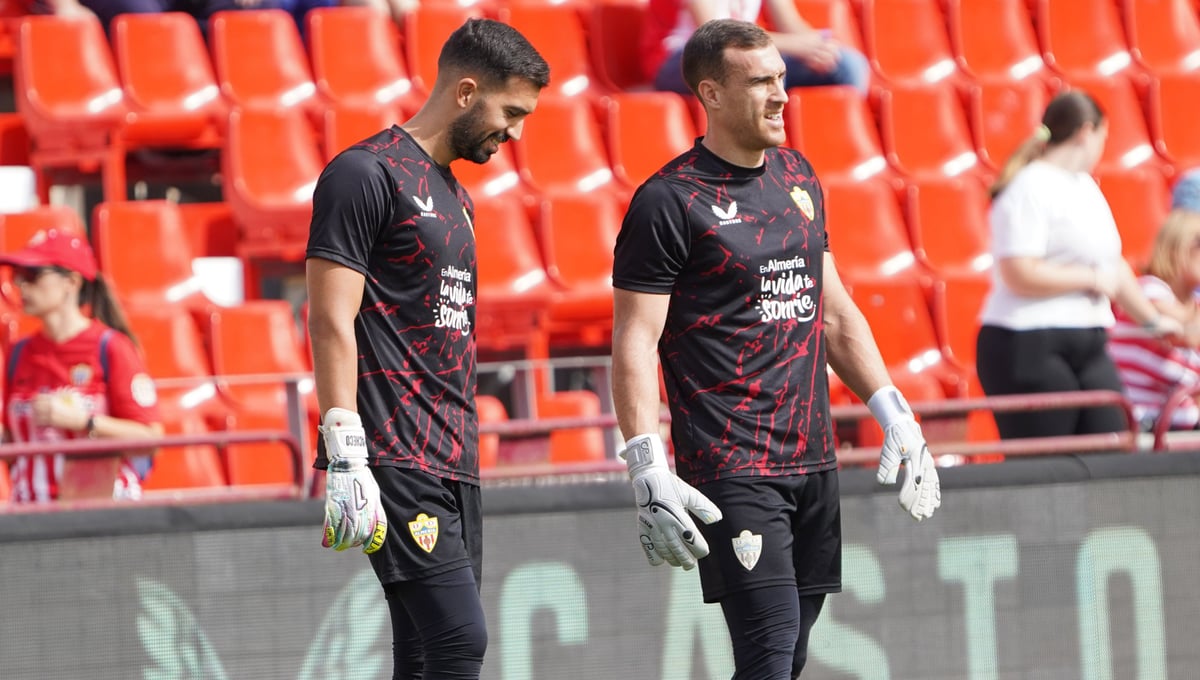 Un nuevo récord para Fernando defendiendo la portería del Almería ...