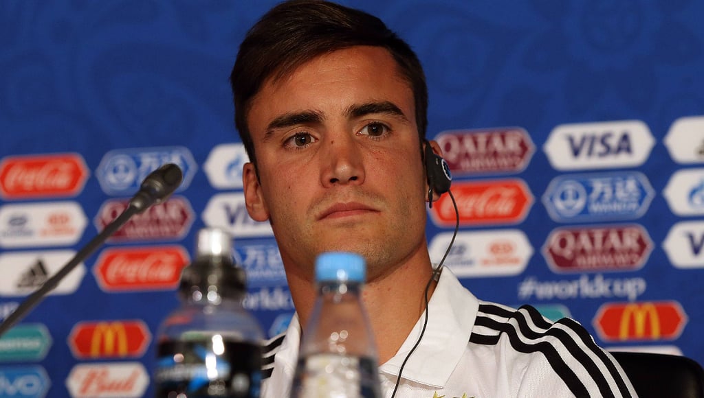 Beefcake kissing well-defined abdomen, petite with a