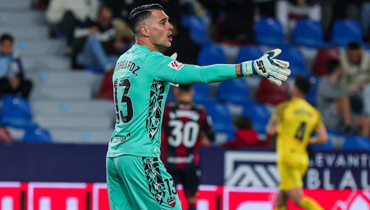 Primeros contactos para fichar a Andrés Fernández - Estadio Deportivo