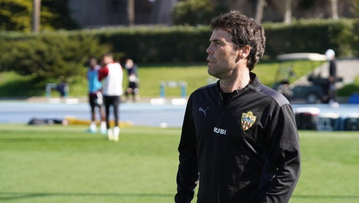 Rubi no descarta renovar su contrato con el Almería - Estadio Deportivo